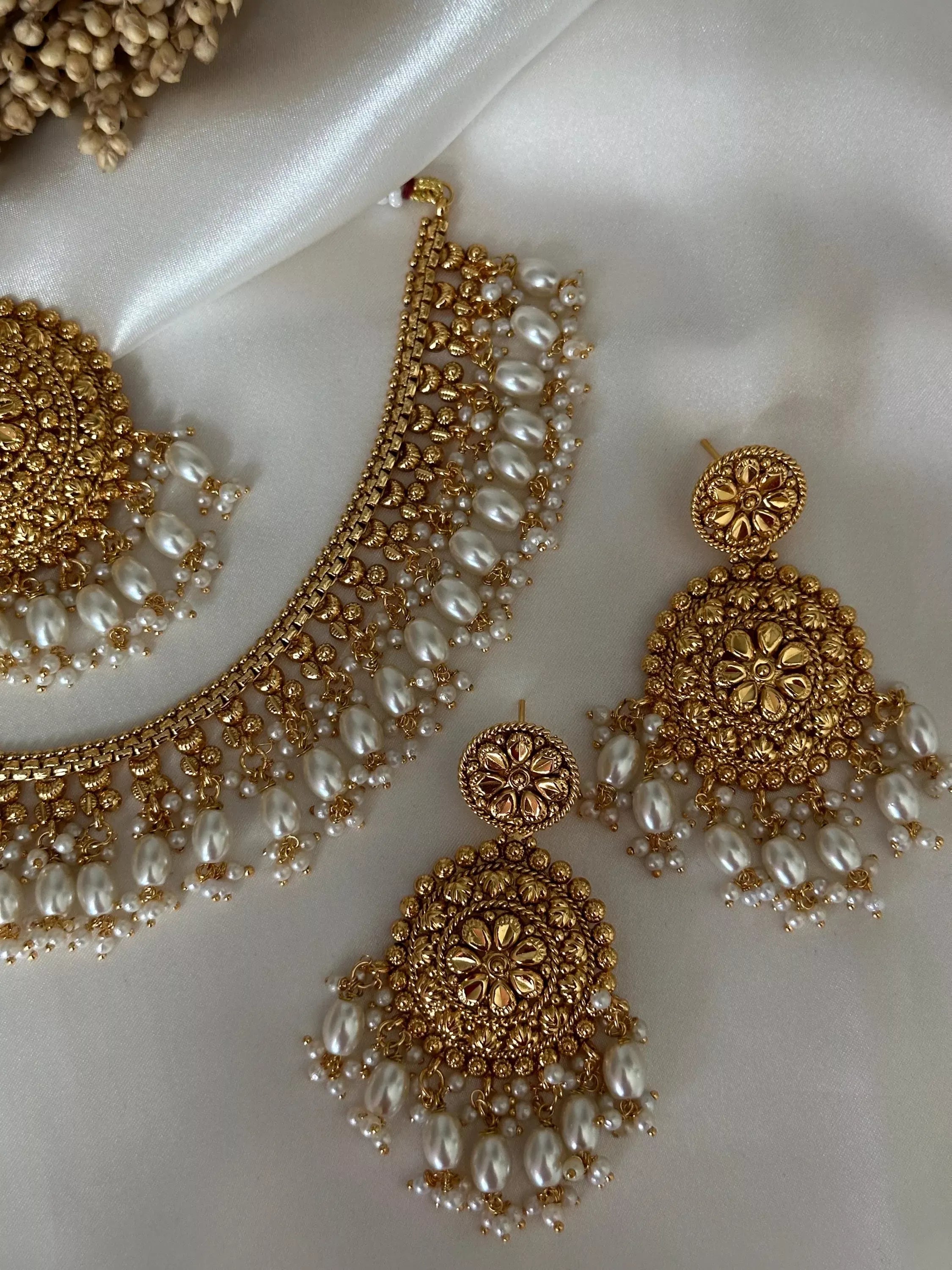 How to Style Chunky Indian Jewellery with Western Outfits | 2025 Guide ...