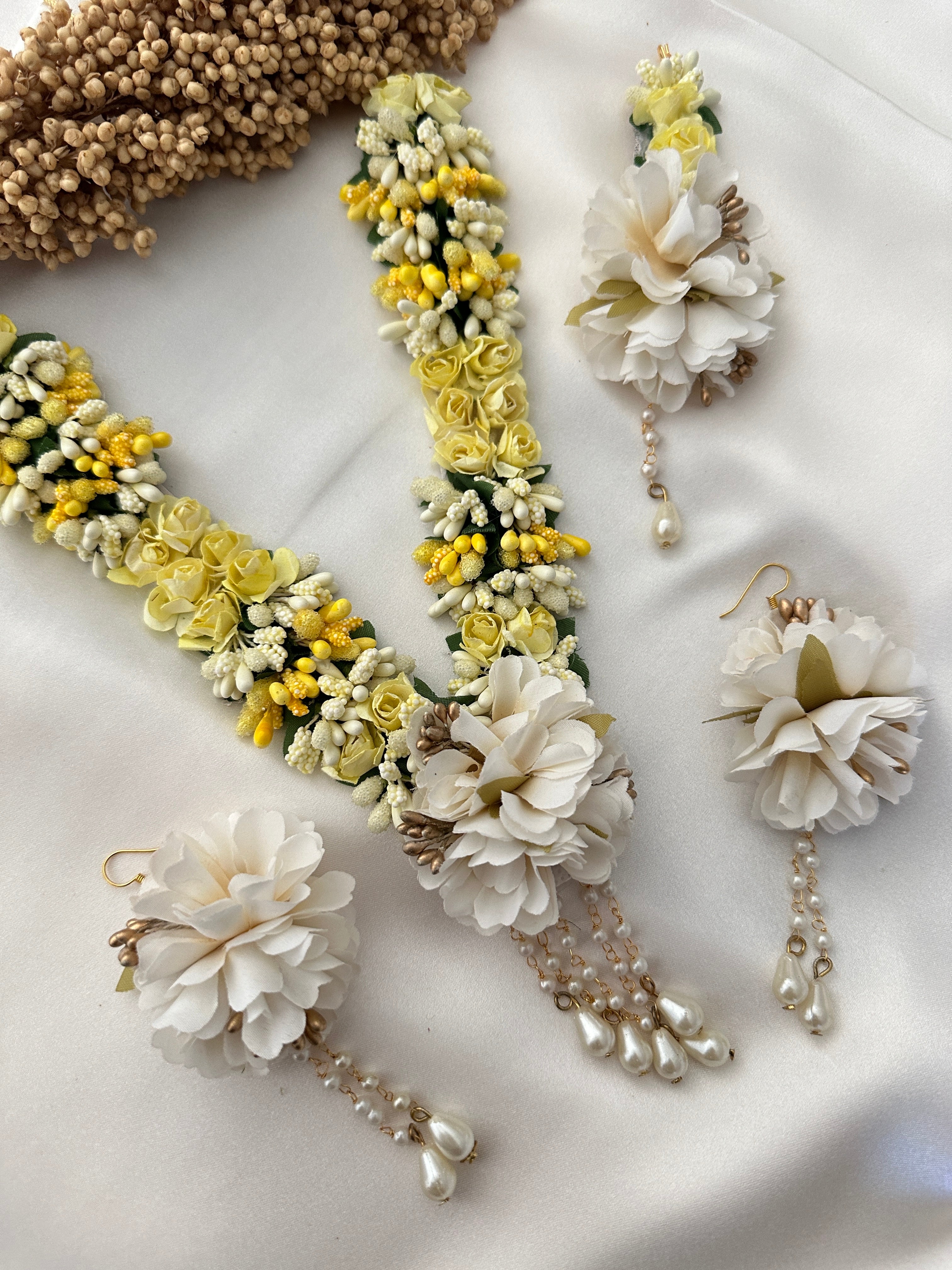 Yellow and White Floral Set – Tazori Collection